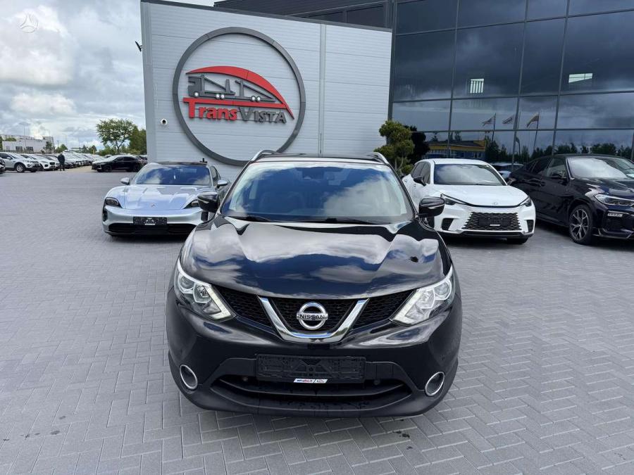 Black Nissan Qashqai 2014 in Telschi, with an engine capacity of 1.20 L and mileage of 242 thousand km for 7499 €, photo 1 on AUTOMOTO.COM.LV