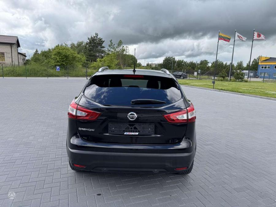 Black Nissan Qashqai 2014 in Telschi, with an engine capacity of 1.20 L and mileage of 242 thousand km for 7499 €, photo 7 on AUTOMOTO.COM.LV