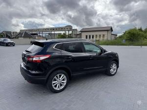 Black Nissan Qashqai 2014 in Telschi, with an engine capacity of 1.20 L and mileage of 242 thousand km for 7499 €, photo 9 on AUTOMOTO.COM.LV