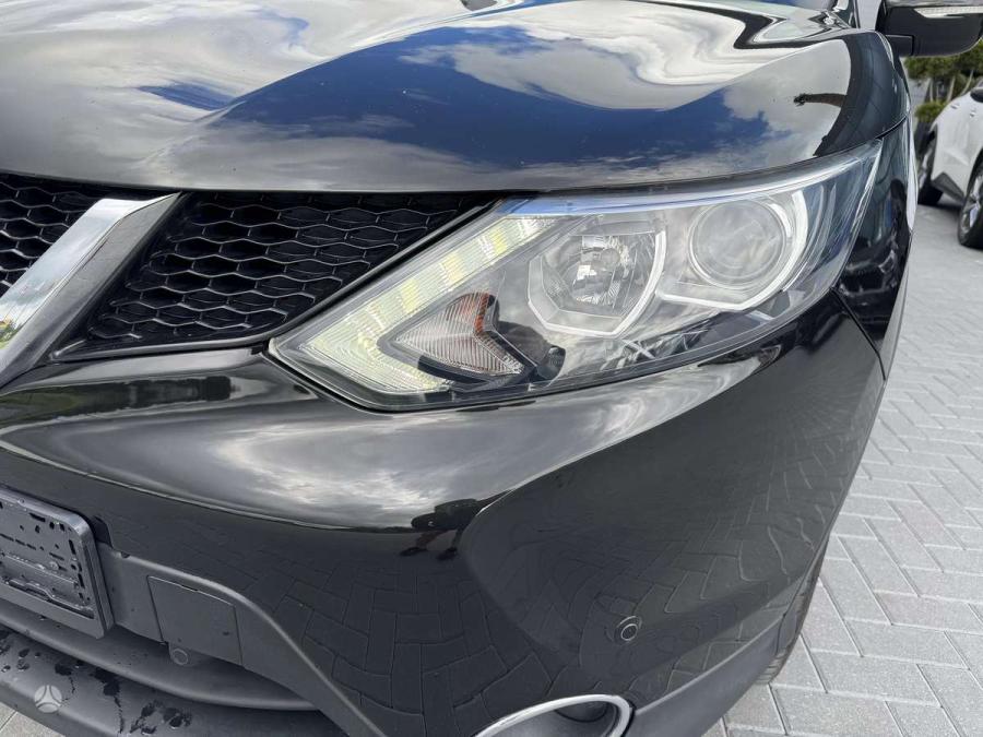 Black Nissan Qashqai 2014 in Telschi, with an engine capacity of 1.20 L and mileage of 242 thousand km for 7499 €, photo 12 on AUTOMOTO.COM.LV