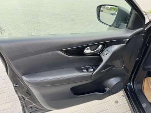 Black Nissan Qashqai 2014 in Telschi, with an engine capacity of 1.20 L and mileage of 242 thousand km for 7499 €, photo 21 on AUTOMOTO.COM.LV