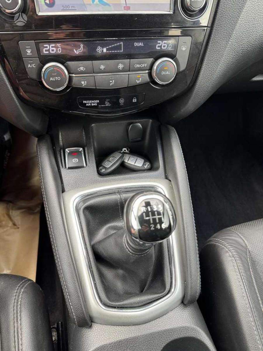 Black Nissan Qashqai 2014 in Telschi, with an engine capacity of 1.20 L and mileage of 242 thousand km for 7499 €, photo 31 on AUTOMOTO.COM.LV