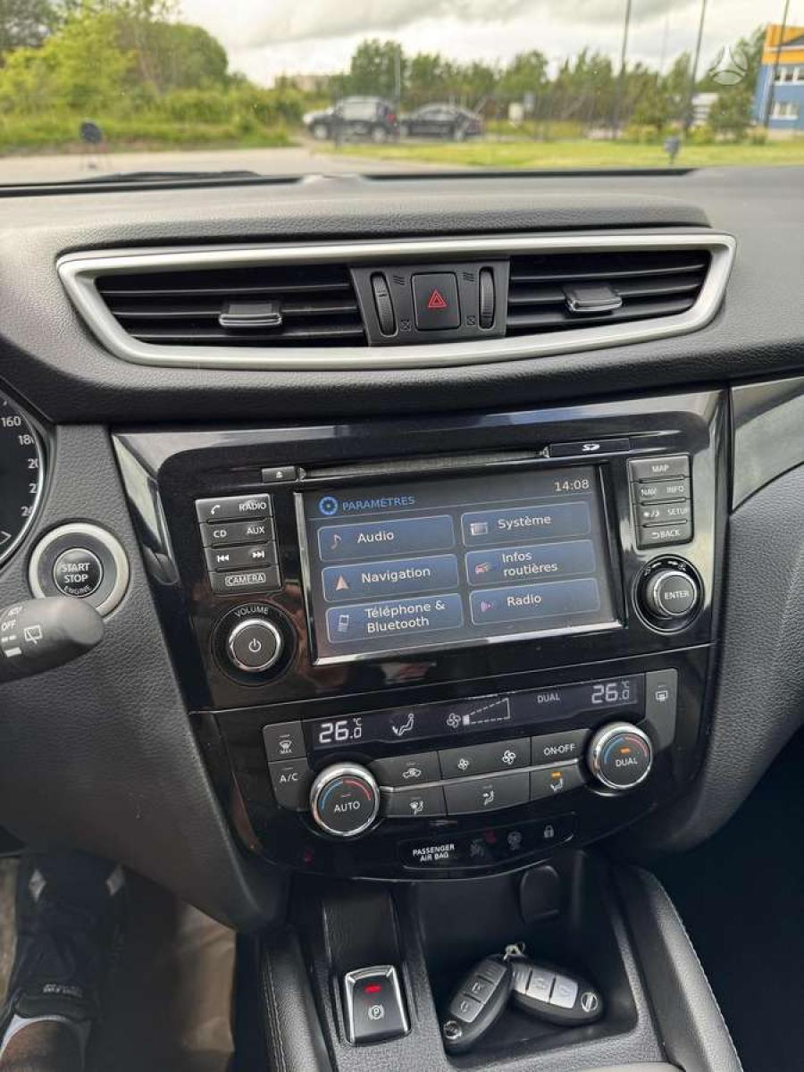 Black Nissan Qashqai 2014 in Telschi, with an engine capacity of 1.20 L and mileage of 242 thousand km for 7499 €, photo 36 on AUTOMOTO.COM.LV