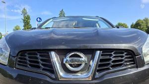Black Nissan Qashqai 2014 in Salcininkai, with an engine capacity of 1.60 L and mileage of 231 thousand km for 5500 €, photo 6 on AUTOMOTO.COM.LV