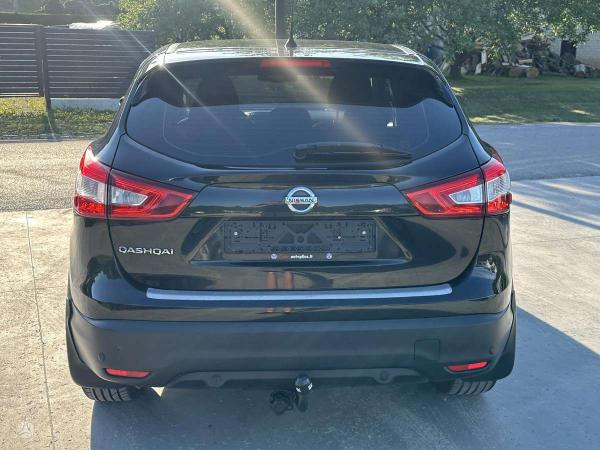 Melns Nissan Qashqai 2014 Alīta, ar dzinēja tilpumu 1.20 L un nobraukumu 214 tūkst. km par 7650 €, foto 4 vietnē AUTOMOTO.COM.LV