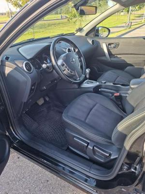 Melns Nissan Qashqai 2014 Utena, ar dzinēja tilpumu 2.00 L un nobraukumu 180 tūkst. km par 7500 €, foto 4 vietnē AUTOMOTO.COM.LV