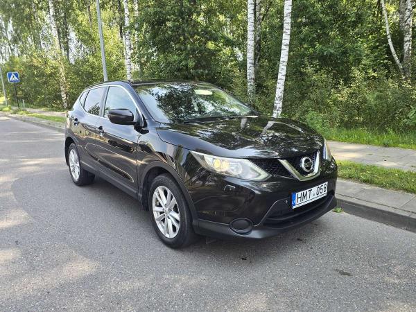 Black Nissan Qashqai 2014 in Vilnius, with an engine capacity of 1.20 L and mileage of 149 thousand km for 8200 €, photo 3 on AUTOMOTO.COM.LV