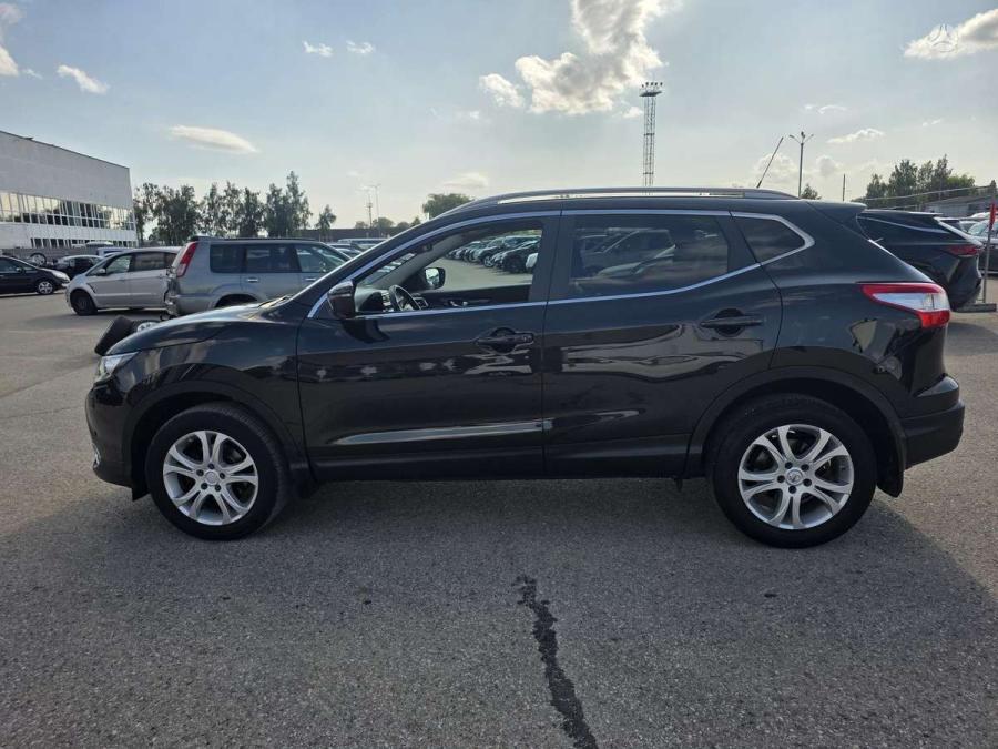 Melns Nissan Qashqai 2014 Marijampole, ar dzinēja tilpumu 1.46 L un nobraukumu 182 tūkst. km par 6700 €, foto 7 vietnē AUTOMOTO.COM.LV
