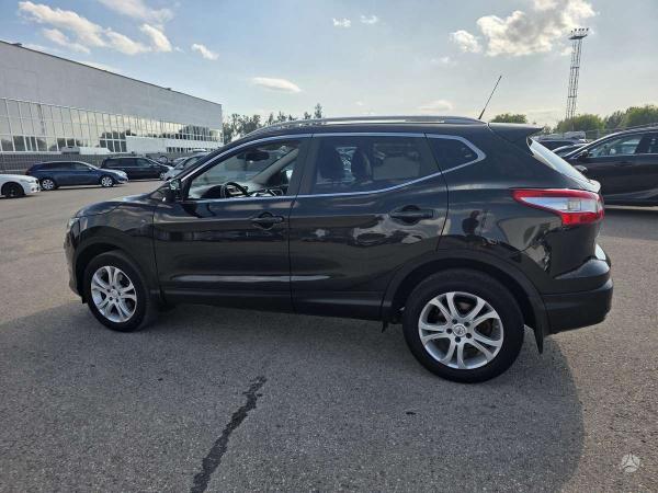 Melns Nissan Qashqai 2014 Marijampole, ar dzinēja tilpumu 1.46 L un nobraukumu 182 tūkst. km par 6700 €, foto 7 vietnē AUTOMOTO.COM.LV