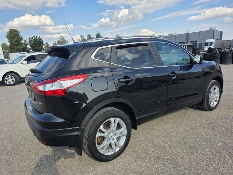 Melns Nissan Qashqai 2014 Marijampole, ar dzinēja tilpumu 1.46 L un nobraukumu 182 tūkst. km par 6700 €, foto 15 vietnē AUTOMOTO.COM.LV