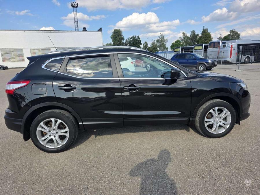 Melns Nissan Qashqai 2014 Marijampole, ar dzinēja tilpumu 1.46 L un nobraukumu 182 tūkst. km par 6700 €, foto 17 vietnē AUTOMOTO.COM.LV