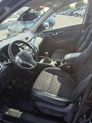 Melns Nissan Qashqai 2014 Marijampole, ar dzinēja tilpumu 1.46 L un nobraukumu 182 tūkst. km par 6700 €, foto 25 vietnē AUTOMOTO.COM.LV