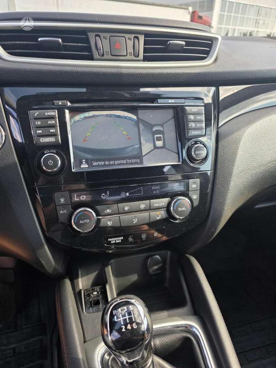 Melns Nissan Qashqai 2014 Marijampole, ar dzinēja tilpumu 1.46 L un nobraukumu 182 tūkst. km par 6700 €, foto 30 vietnē AUTOMOTO.COM.LV