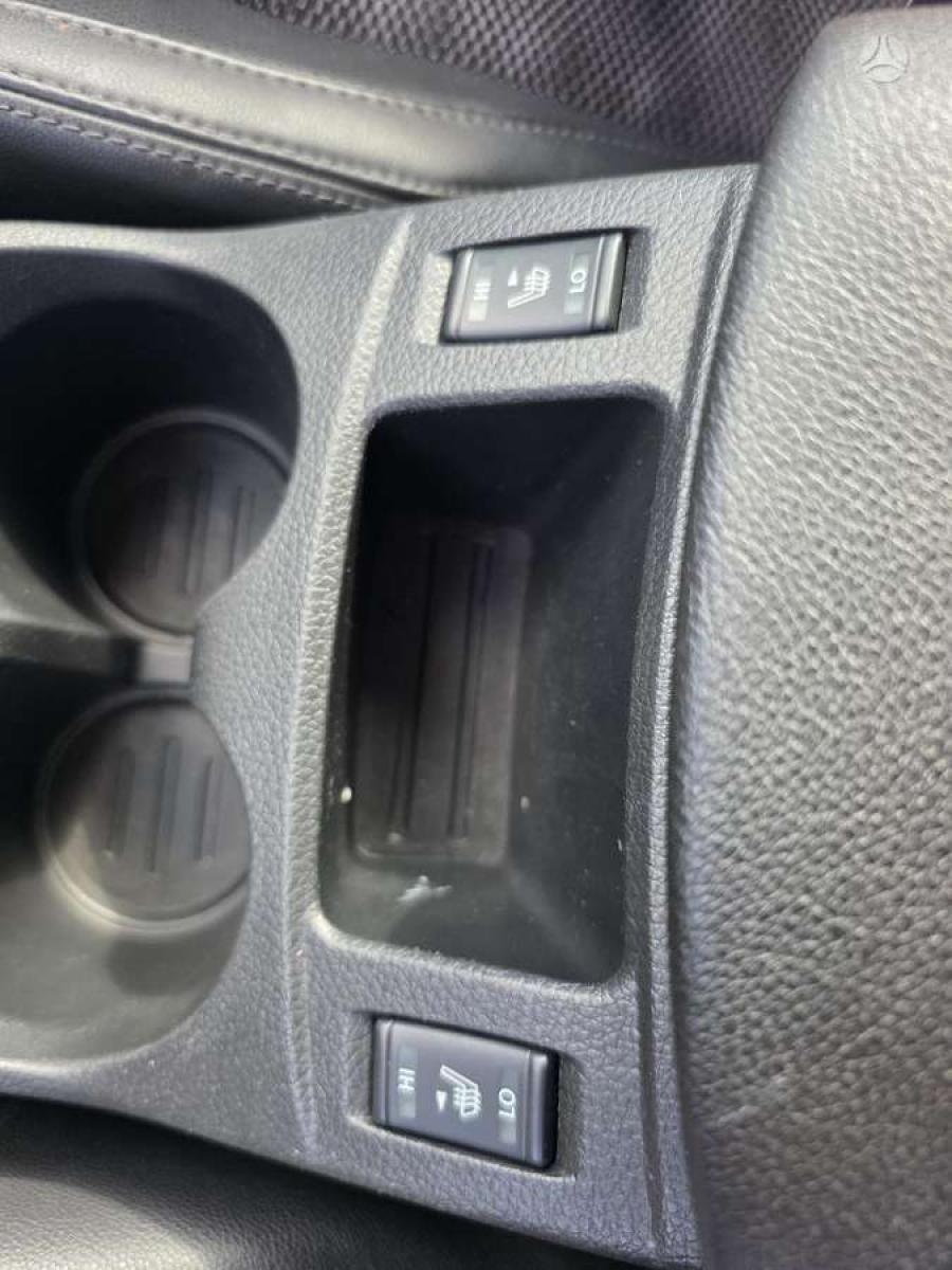 Melns Nissan Qashqai 2014 Marijampole, ar dzinēja tilpumu 1.46 L un nobraukumu 182 tūkst. km par 6700 €, foto 32 vietnē AUTOMOTO.COM.LV