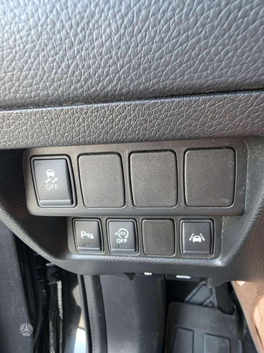 Melns Nissan Qashqai 2014 Marijampole, ar dzinēja tilpumu 1.46 L un nobraukumu 182 tūkst. km par 6700 €, foto 34 vietnē AUTOMOTO.COM.LV