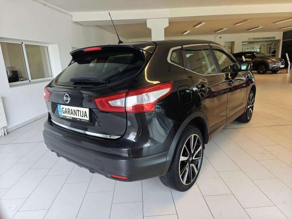 Nissan Qashqai 2014 Šauļi vietnē Melns Nissan Qashqai 2014 Šauļi, ar dzinēja tilpumu 1.20 L un nobraukumu 173 tūkst. km par 7800 €, foto 7 vietnē AUTOMOTO.COM.LV