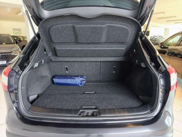 Nissan Qashqai 2014 Šauļi vietnē Melns Nissan Qashqai 2014 Šauļi, ar dzinēja tilpumu 1.20 L un nobraukumu 173 tūkst. km par 7800 €, foto 8 vietnē AUTOMOTO.COM.LV