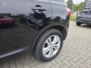 Black Nissan Qashqai 2014 in Vilnius, with an engine capacity of 2.00 L and mileage of 170 thousand km for 7500 €, photo 9 on AUTOMOTO.COM.LV