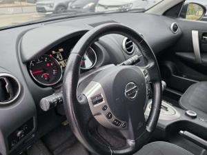 Black Nissan Qashqai 2014 in Vilnius, with an engine capacity of 2.00 L and mileage of 170 thousand km for 7500 €, photo 14 on AUTOMOTO.COM.LV