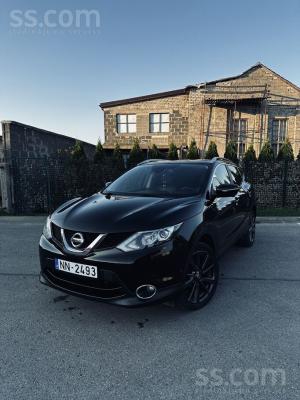 Black Nissan Qashqai 2014 in Liepaja, with an engine capacity of 1.60 L and mileage of 172 thousand km for 11200 €, photo  on AUTOMOTO.COM.LV