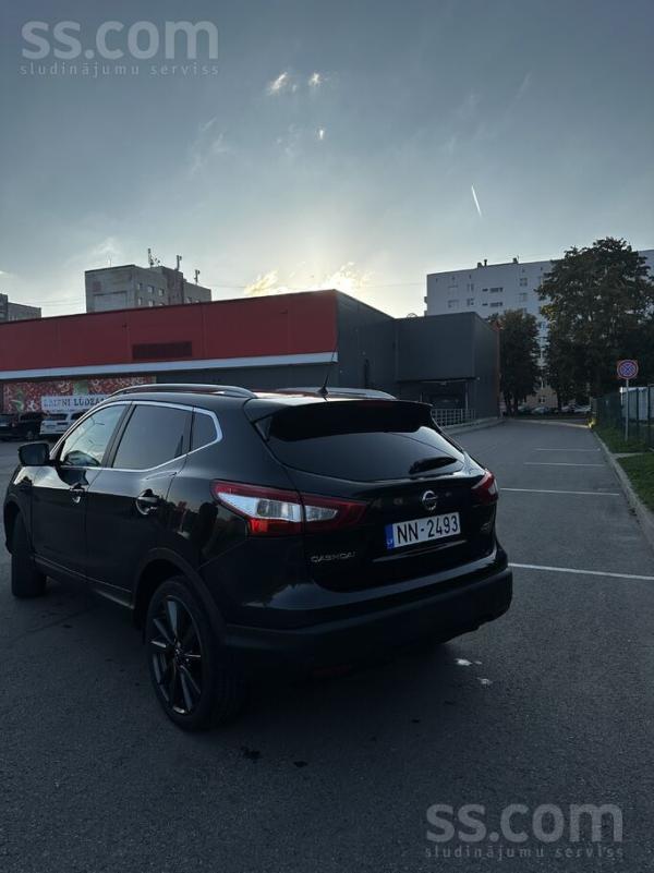 Melns Nissan Qashqai 2014 Liepāja, ar dzinēja tilpumu 1.60 L un nobraukumu 172 tūkst. km par 11200 €, foto 3 vietnē AUTOMOTO.COM.LV