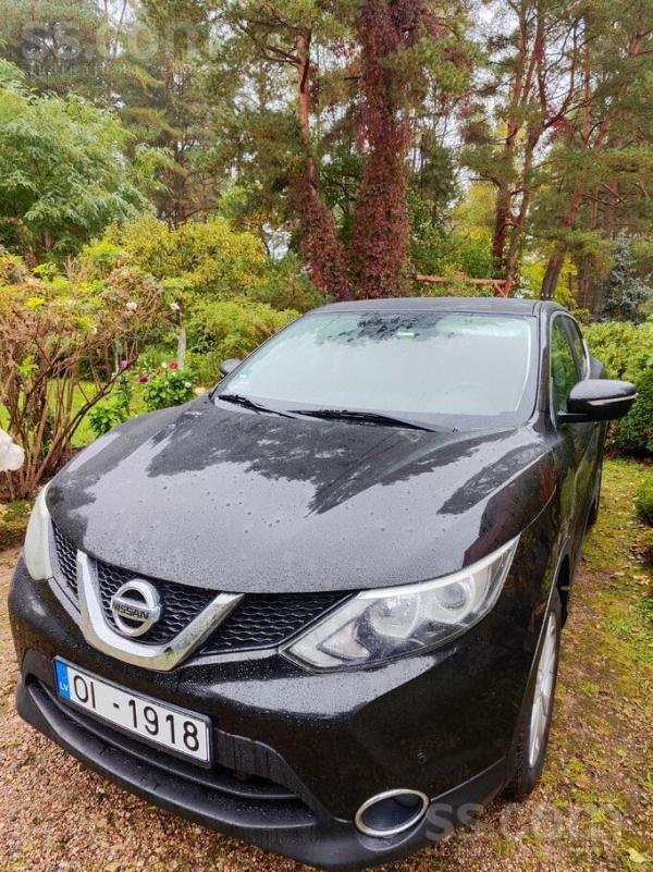 Black Nissan Qashqai 2014 in Riga, with an engine capacity of 1.60 L and mileage of 217 thousand km for 8099 €, photo 6 on AUTOMOTO.COM.LV