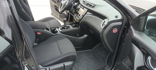 Black Nissan Qashqai 2015 in Siauliai, with an engine capacity of 1.50 L and mileage of 240 thousand km for 8950 €, photo 10 on AUTOMOTO.COM.LV