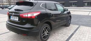 Black Nissan Qashqai 2015 in Siauliai, with an engine capacity of 1.46 L and mileage of 241 thousand km for 8950 €, photo 4 on AUTOMOTO.COM.LV