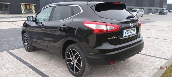 Melns Nissan Qashqai 2015 Šauļi, ar dzinēja tilpumu 1.46 L un nobraukumu 241 tūkst. km par 8950 €, foto 5 vietnē AUTOMOTO.COM.LV