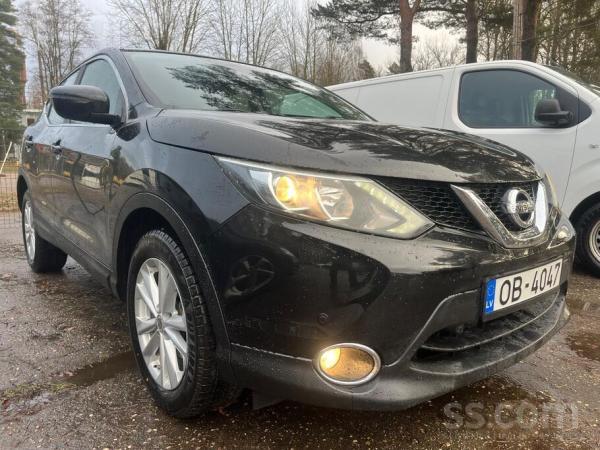 Black Nissan Qashqai 2015 in Riga, with an engine capacity of 1.60 L and mileage of 0 thousand km for 9350 €, photo 2 on AUTOMOTO.COM.LV