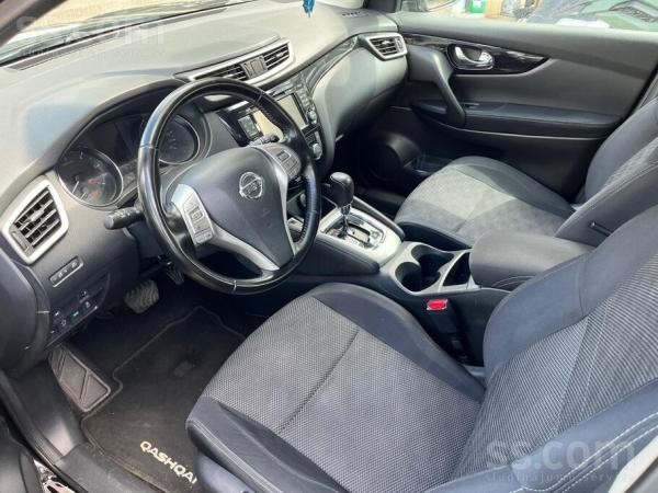 Black Nissan Qashqai 2015 in Riga, with an engine capacity of 1.60 L and mileage of 0 thousand km for 9350 €, photo 4 on AUTOMOTO.COM.LV