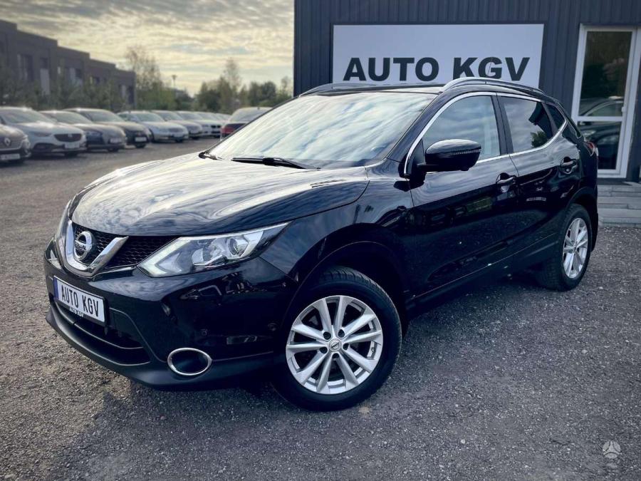 Black Nissan Qashqai 2015 in Vilnius, with an engine capacity of 1.20 L and mileage of 122 thousand km for 10999 €, photo 1 on AUTOMOTO.COM.LV