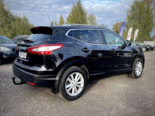Black Nissan Qashqai 2015 in Vilnius, with an engine capacity of 1.20 L and mileage of 122 thousand km for 10999 €, photo 6 on AUTOMOTO.COM.LV