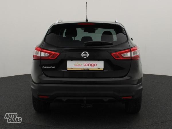 Black Nissan Qashqai 2015 in Vilnius, with an engine capacity of 1.20 L and mileage of 186 thousand km for 9099 €, photo 5 on AUTOMOTO.COM.LV