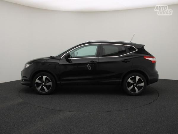 Black Nissan Qashqai 2015 in Vilnius, with an engine capacity of 1.20 L and mileage of 186 thousand km for 9099 €, photo 6 on AUTOMOTO.COM.LV