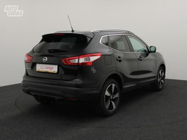 Black Nissan Qashqai 2015 in Vilnius, with an engine capacity of 1.20 L and mileage of 186 thousand km for 9099 €, photo 8 on AUTOMOTO.COM.LV