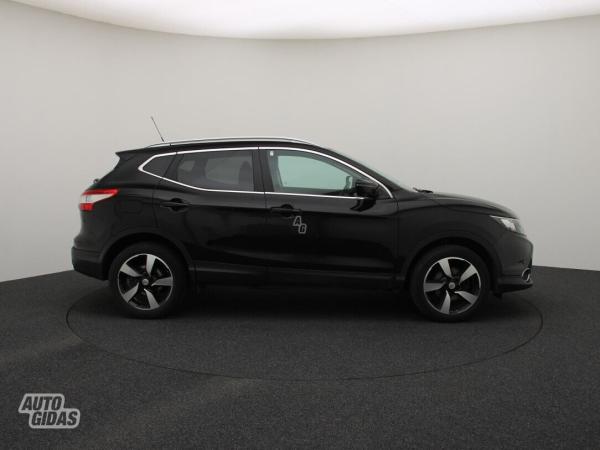 Black Nissan Qashqai 2015 in Vilnius, with an engine capacity of 1.20 L and mileage of 186 thousand km for 9099 €, photo 9 on AUTOMOTO.COM.LV