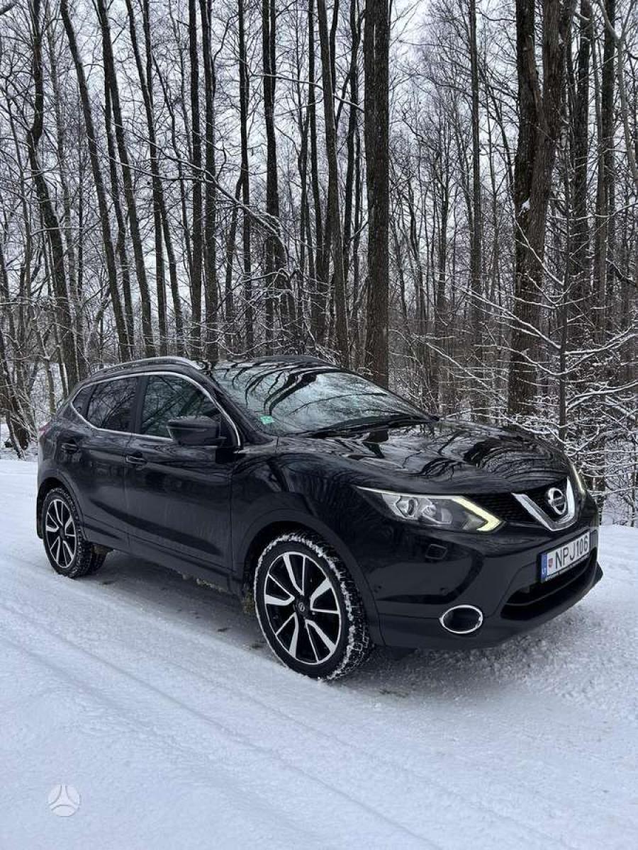 Melns Nissan Qashqai 2015 Alīta, ar dzinēja tilpumu 1.60 L un nobraukumu 153 tūkst. km par 10500 €, foto 2 vietnē AUTOMOTO.COM.LV