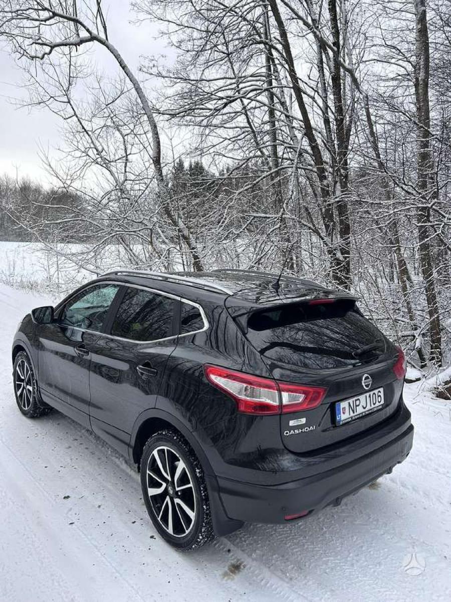 Melns Nissan Qashqai 2015 Alīta, ar dzinēja tilpumu 1.60 L un nobraukumu 153 tūkst. km par 10500 €, foto 3 vietnē AUTOMOTO.COM.LV