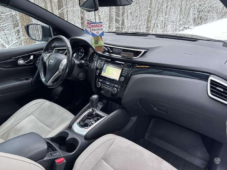 Melns Nissan Qashqai 2015 Alīta, ar dzinēja tilpumu 1.60 L un nobraukumu 153 tūkst. km par 10500 €, foto 8 vietnē AUTOMOTO.COM.LV