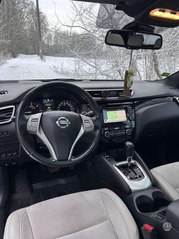Melns Nissan Qashqai 2015 Alīta, ar dzinēja tilpumu 1.60 L un nobraukumu 153 tūkst. km par 10500 €, foto 10 vietnē AUTOMOTO.COM.LV
