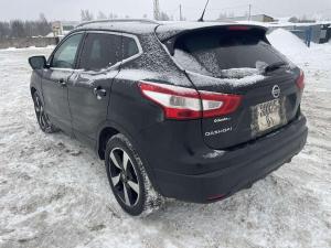 Black Nissan Qashqai 2015 in Panevezys, with an engine capacity of 1.46 L and mileage of 240 thousand km for 7000 €, photo 5 on AUTOMOTO.COM.LV