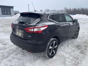 Black Nissan Qashqai 2015 in Panevezys, with an engine capacity of 1.46 L and mileage of 240 thousand km for 7000 €, photo 7 on AUTOMOTO.COM.LV