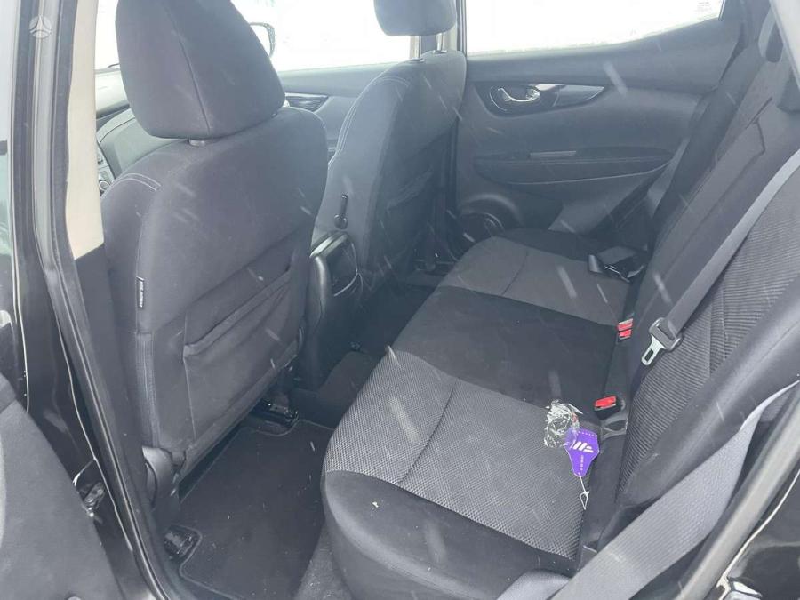 Black Nissan Qashqai 2015 in Panevezys, with an engine capacity of 1.46 L and mileage of 240 thousand km for 7000 €, photo 13 on AUTOMOTO.COM.LV