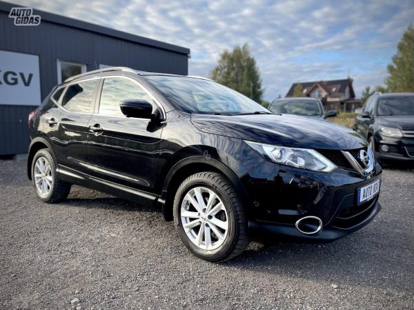 Black Nissan Qashqai 2015 in Vilnius, with an engine capacity of 1.20 L and mileage of 122 thousand km for 10999 €, photo 7 on AUTOMOTO.COM.LV
