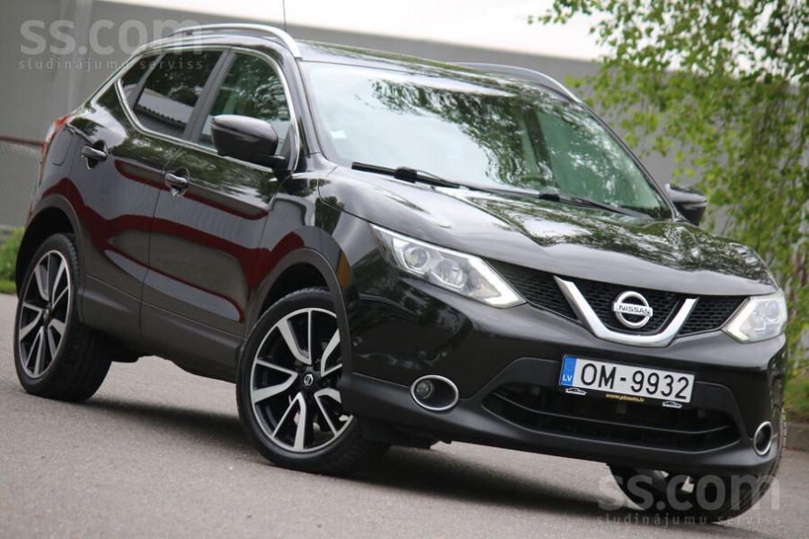 Black Nissan Qashqai 2015 in Riga, with an engine capacity of 1.60 L and mileage of 0 thousand km for 9990 €, photo 4 on AUTOMOTO.COM.LV