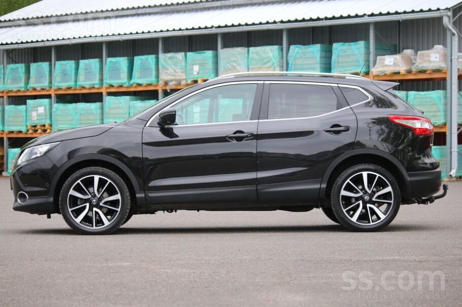 Black Nissan Qashqai 2015 in Riga, with an engine capacity of 1.60 L and mileage of 0 thousand km for 9990 €, photo 6 on AUTOMOTO.COM.LV