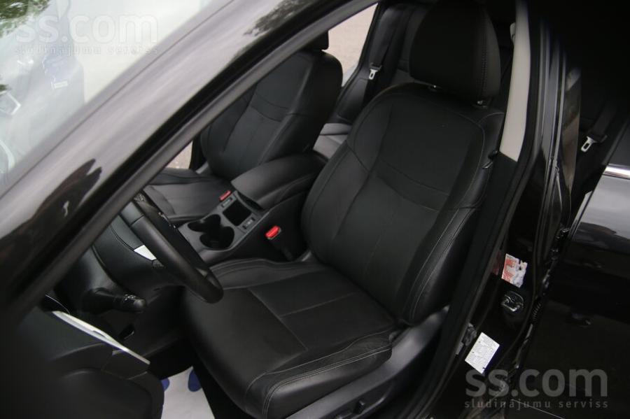 Black Nissan Qashqai 2015 in Riga, with an engine capacity of 1.60 L and mileage of 0 thousand km for 9990 €, photo 9 on AUTOMOTO.COM.LV