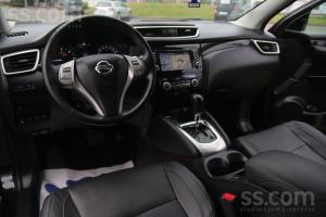 Black Nissan Qashqai 2015 in Riga, with an engine capacity of 1.60 L and mileage of 0 thousand km for 9990 €, photo 10 on AUTOMOTO.COM.LV