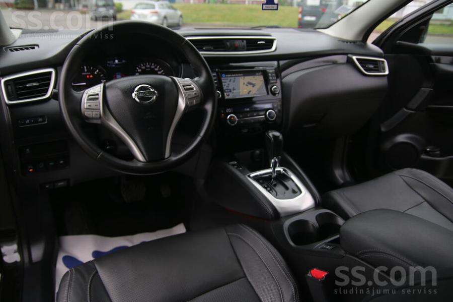 Black Nissan Qashqai 2015 in Riga, with an engine capacity of 1.60 L and mileage of 0 thousand km for 9990 €, photo 10 on AUTOMOTO.COM.LV